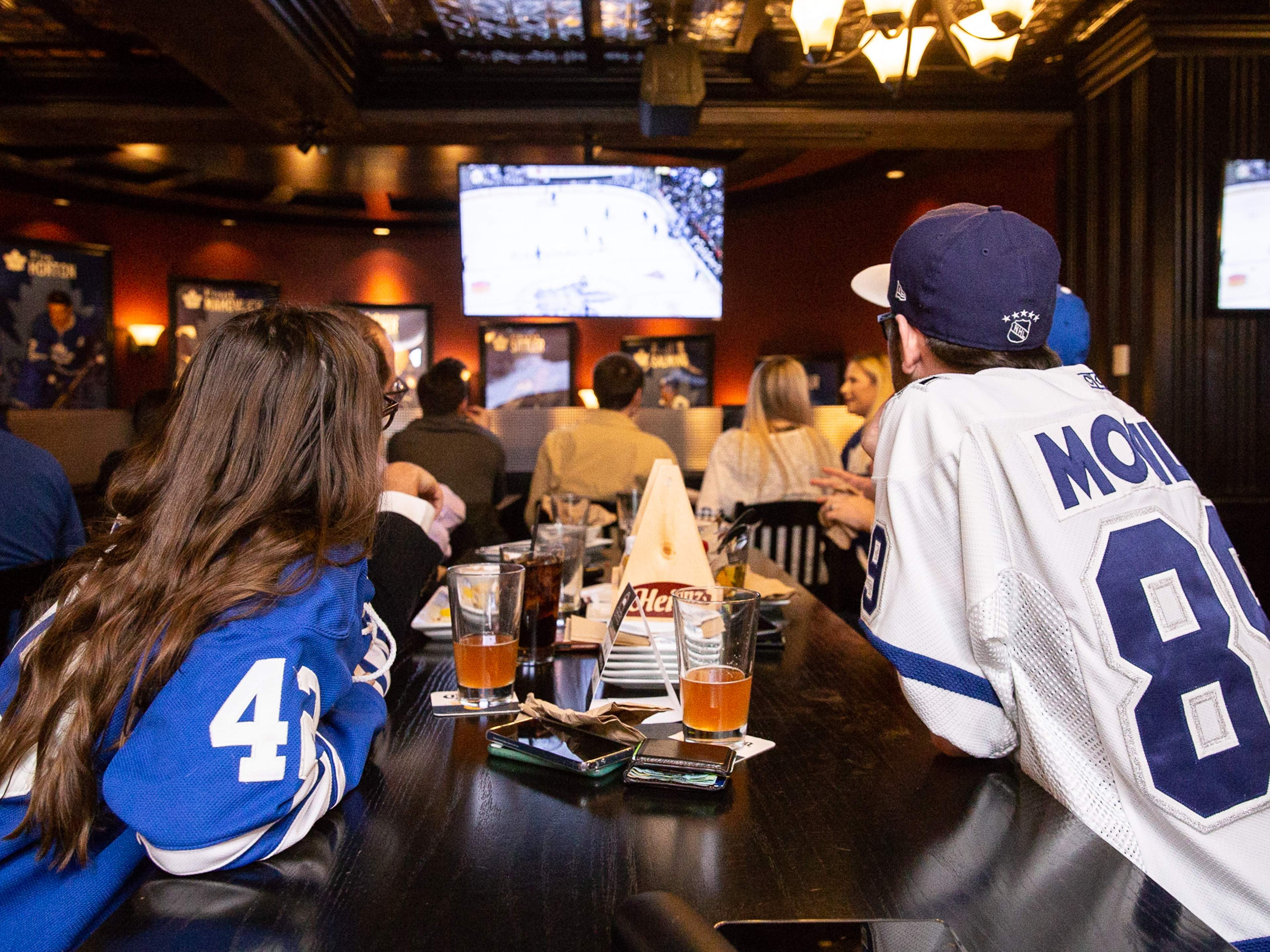 The best sports bars in Toronto to watch the game | Foodism CA