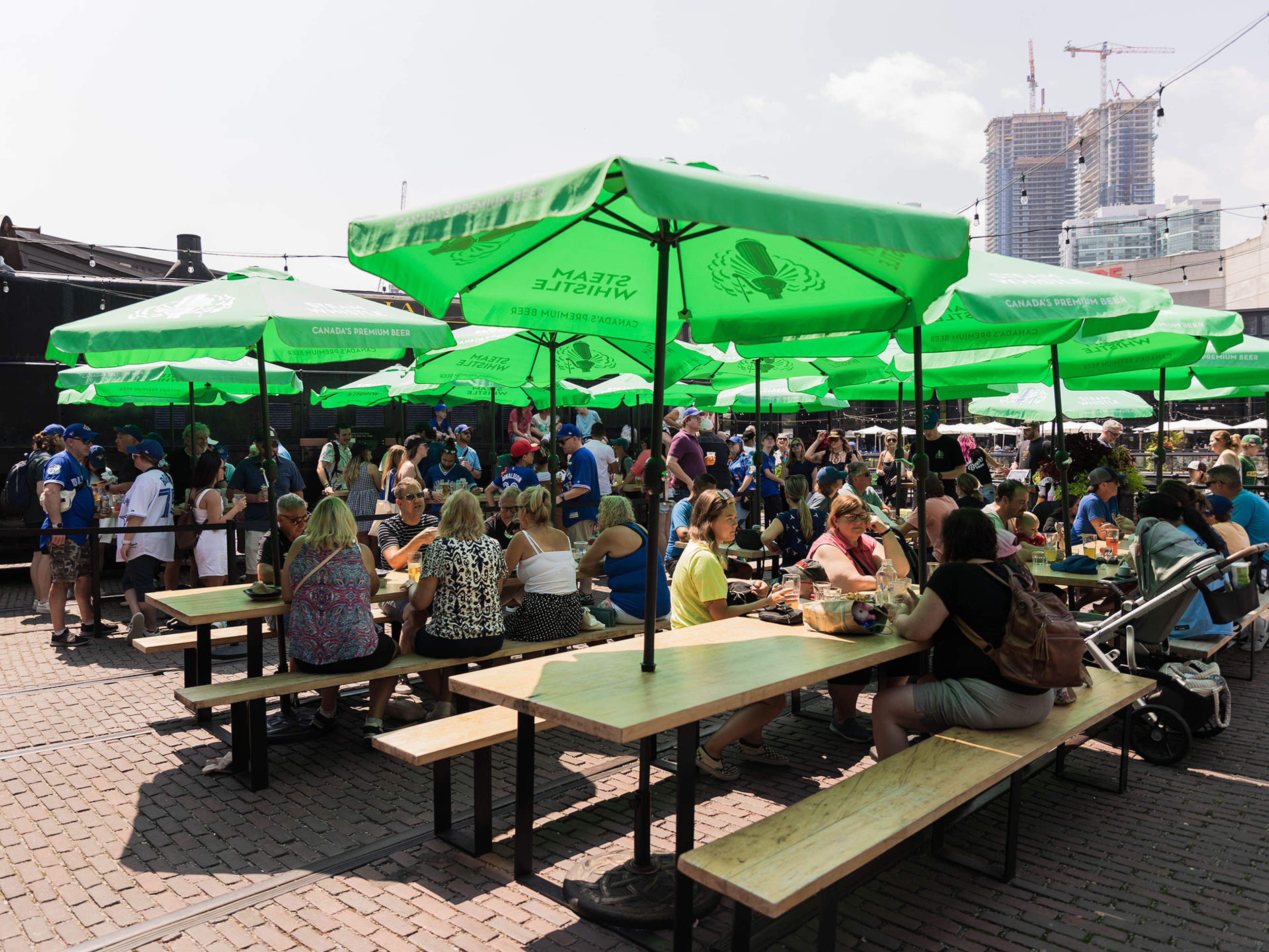 8 best bars for before or after a big Blue Jays win | Foodism CA